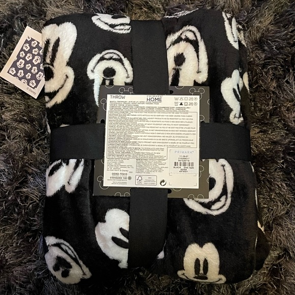 Disney | Accessories | Mickey Mouse Throw Blanket | Poshmark